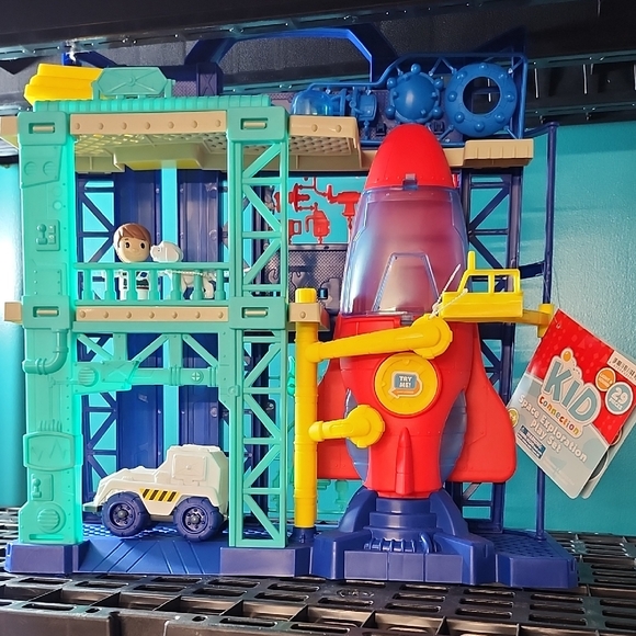 Kid Connection | Toys | Space Adventure Playset With Rocket And Figures ...
